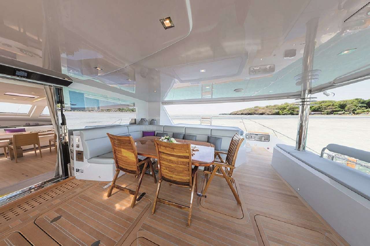 Privilege Catamaran YACHT Serie 7 - NAMASTE catamaran rental | Windward ...