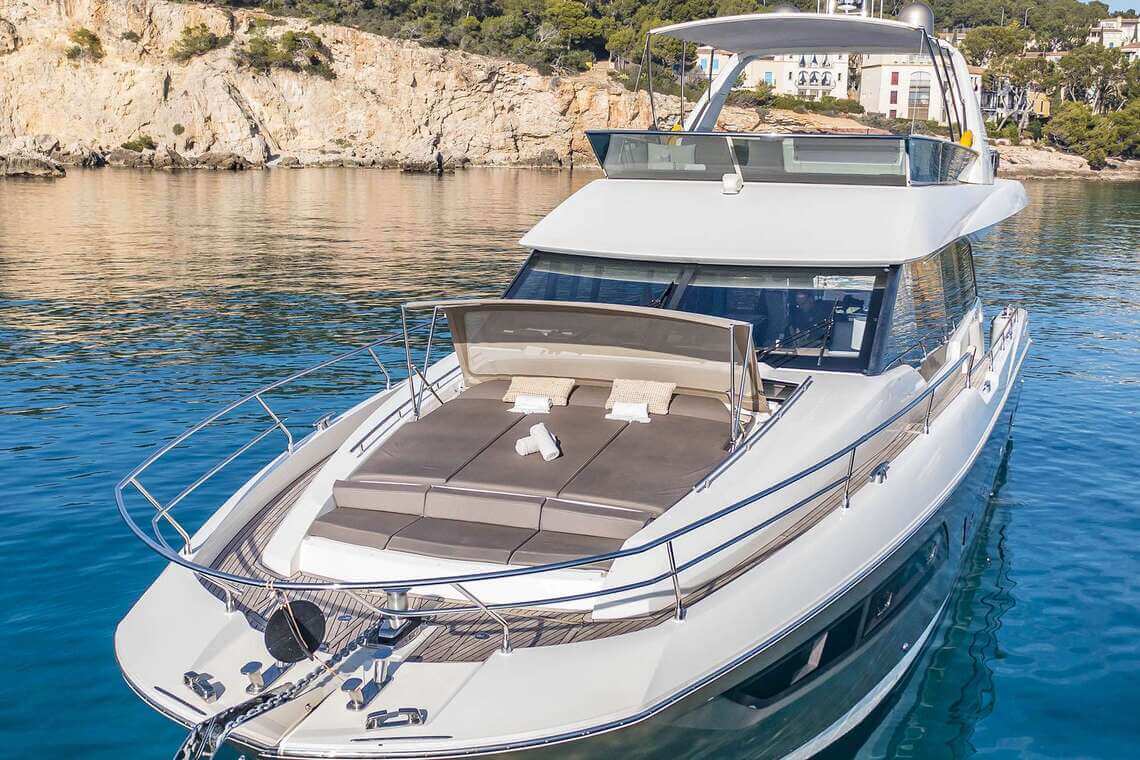 Jeanneau YACHT 680 - BLUE M superyacht charter | Windward Yachts